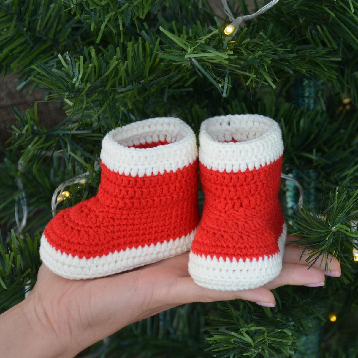 Christmas baby booties crochet pattern – CrochetClubStore