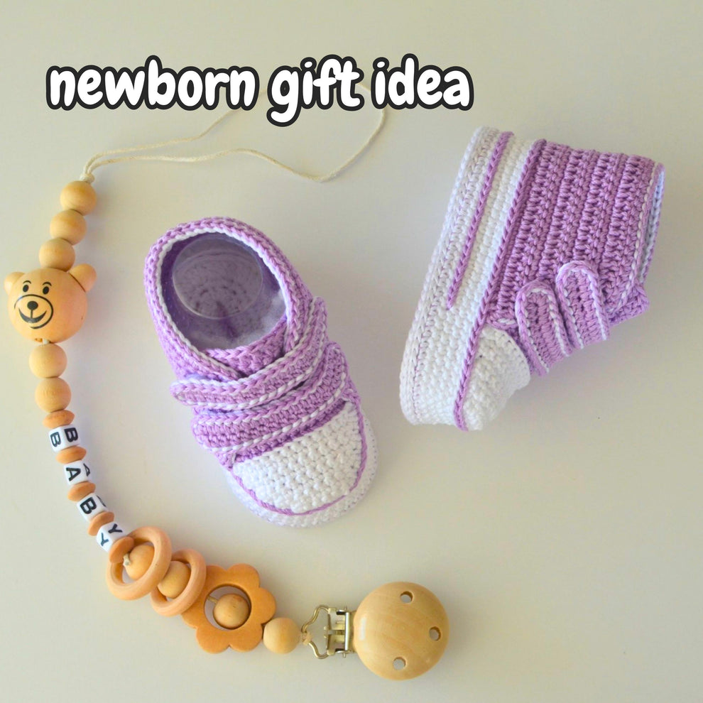 Newborn Velcro Booties: Crochet Baby Sneakers Pattern for Boys & Girls ...