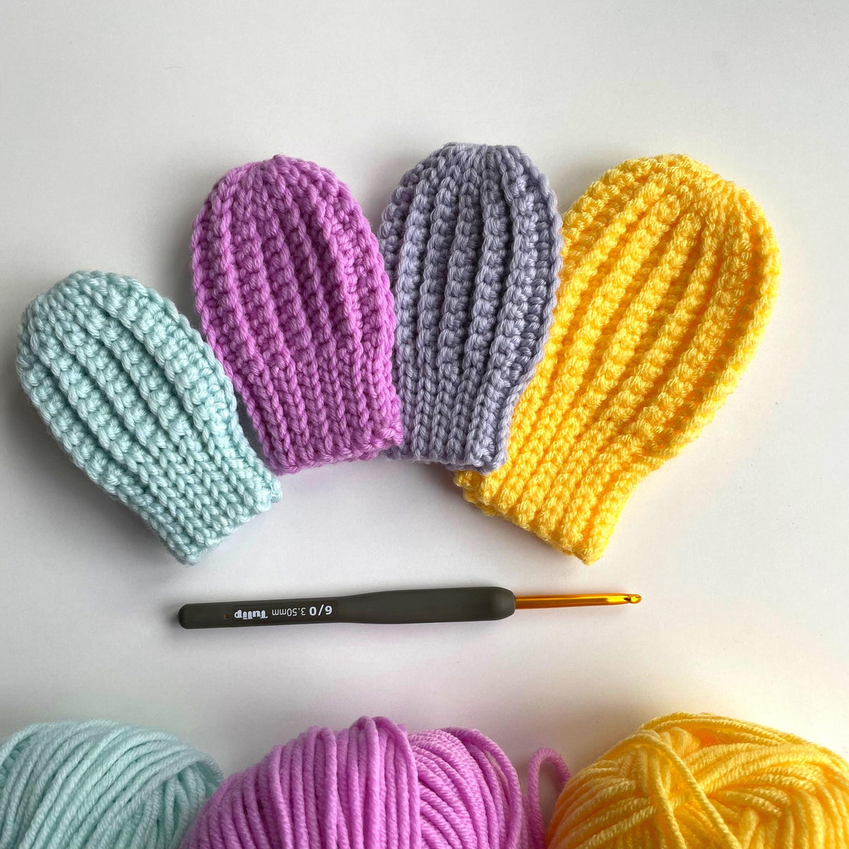 Crochet baby mittens pattern – CrochetClubStore