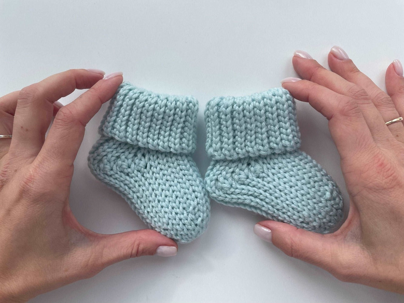 Crochet baby socks pattern beginner winter footwear newborn girl boy ...